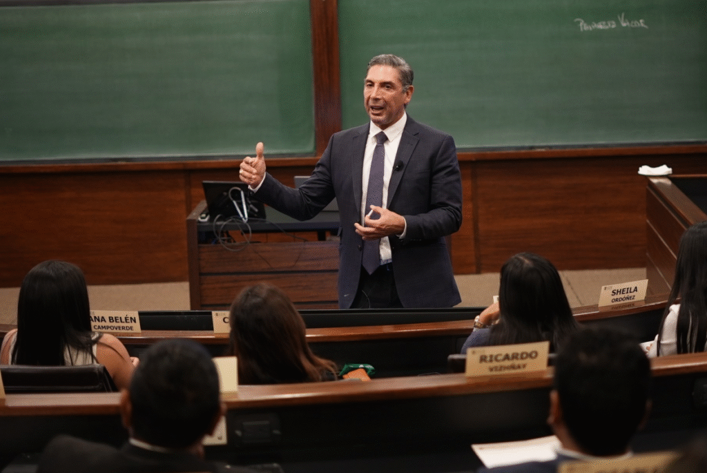 IDE Business School: Estrategia Financiera en Crisis